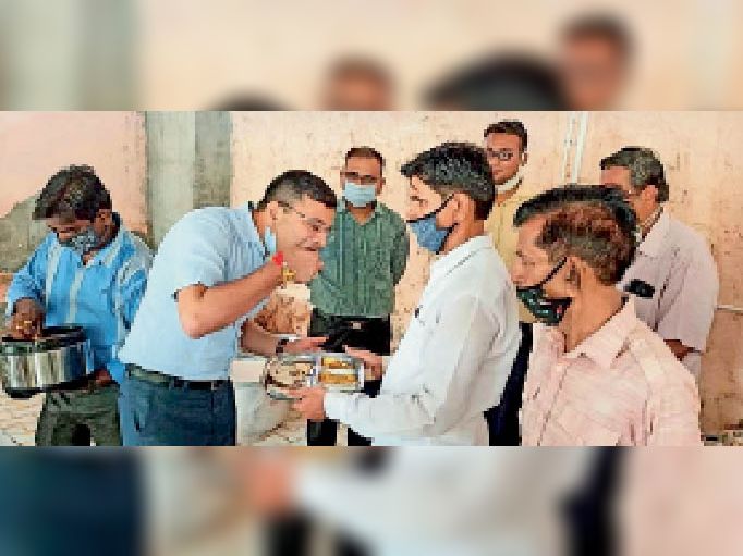 Inauguration of Indira Rasoi Yojana in all three districts of the ...