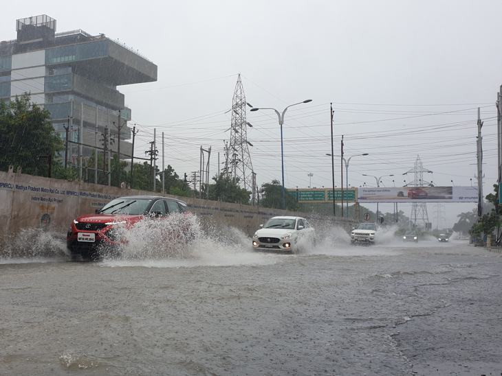 Rain news Indore update Rain photos in indore | इंदौर में देखिए बारिश ...