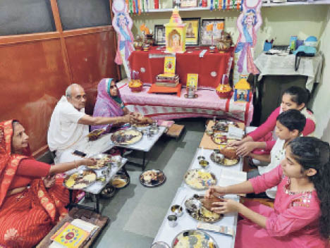 Offer Nirvana Ladoo to Lord Pushpadanta