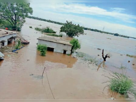 Water level in Shivnath river rises in Nandghat area | लबालब: शिवनाथ ...