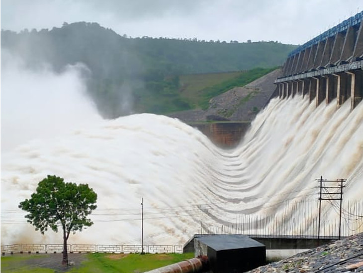 5 gates of Gandhi Sagar and 14 gates of Mahi Dam opened as rajasthan ...