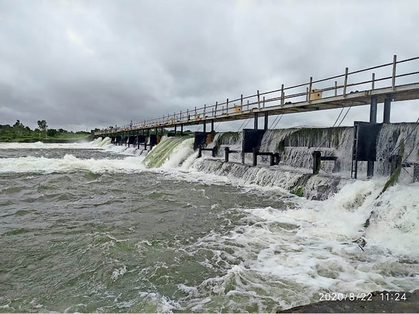207 mcm of water shed as Dahod Dam is weak | औद्योगिक शहर: दाहोद डैम को ...