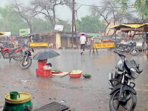 Drizzle in the city and strong rain in Baroda in the evening in the mid ...
