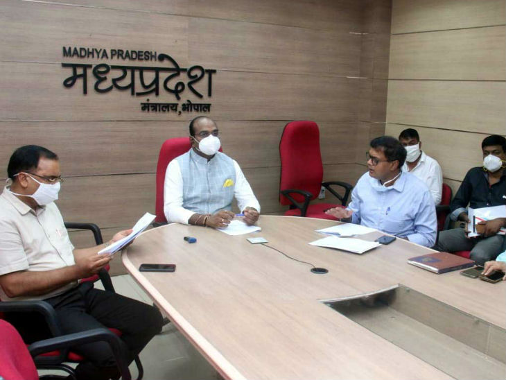 bhopal Congress leader and former Union Minister Suresh Pachauri ...