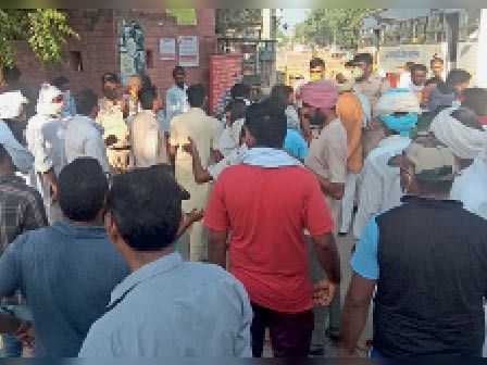 Angry villagers encircle Kulan post for 2 hours for not looking for ...