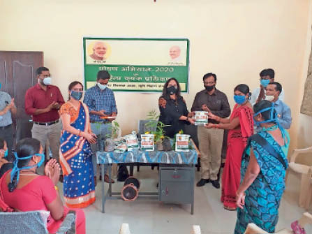 Model Anganwadi, told how to build kitchen garden | शिविर: माॅडल ...