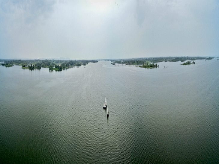 Sangameshwar Mahadev Temple built at the confluence of Mahi-Anas River ...