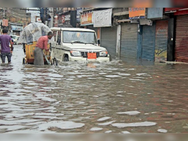 Jhajjham rained Indradev, water reached Lord Krishna's rate, water ...