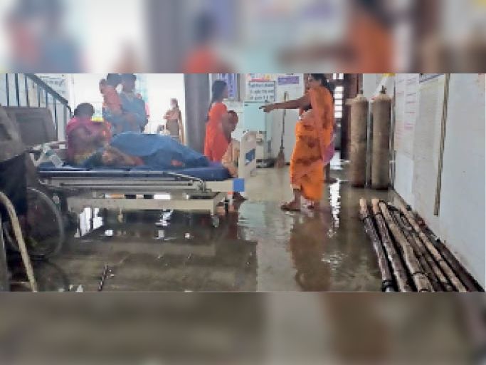 Jhajjham rained Indradev, water reached Lord Krishna's rate, water ...