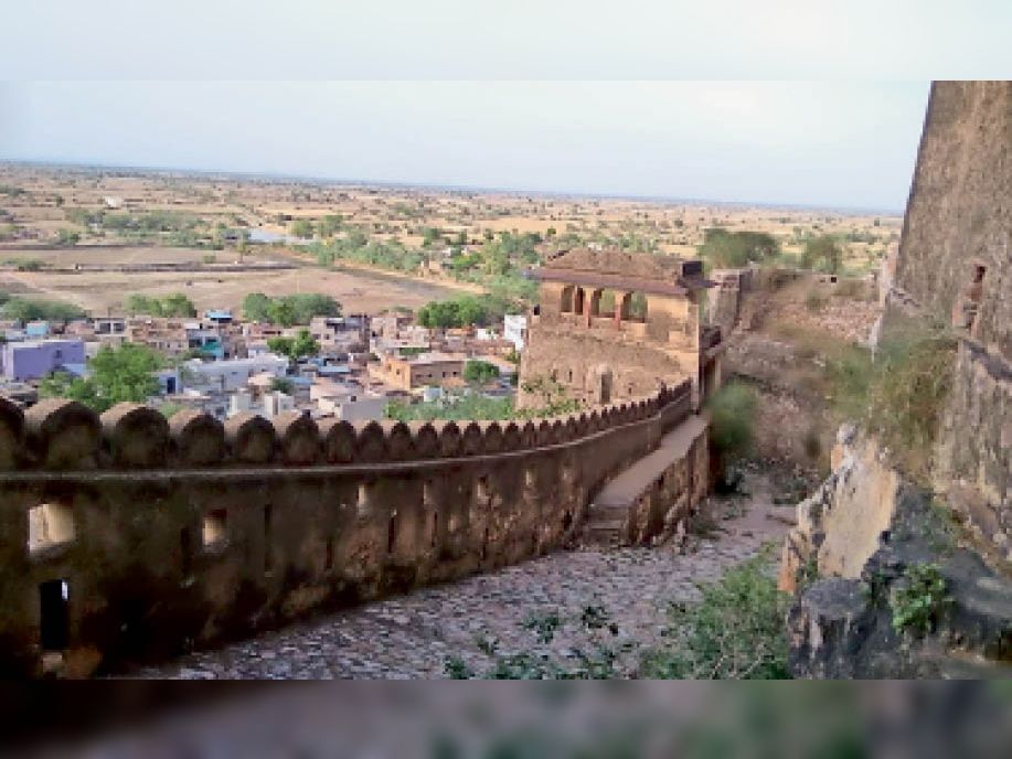 The town's fort is the hallmark of unmatched art | बेजोड़ कला की पहचान ...