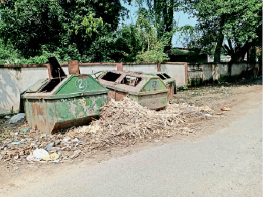 The Municipal Corporation appealed to the people to throw garbage in ...
