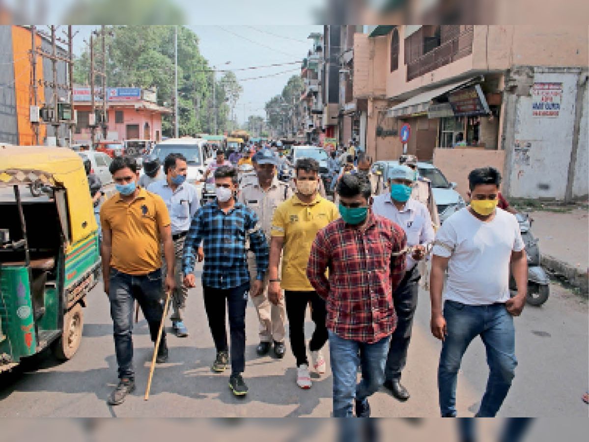 The police took out a procession of 4 goons at the same place, where ...