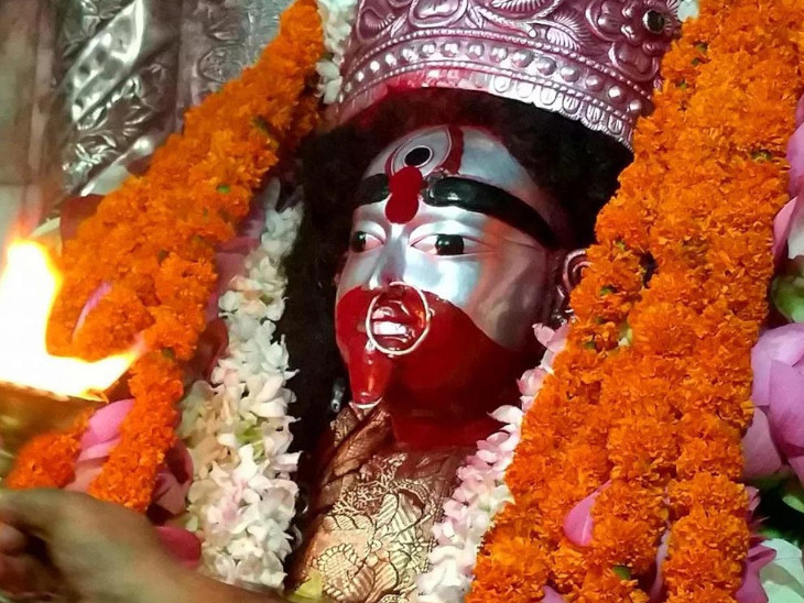 Kali maa, devi Tara, mata Kamala, there are ten Mahavidyas in the form ...