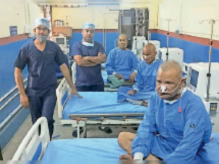 Doctors of Jeevan Raksha Hospital performed 172 operations | 172 ऑपरेशन ...