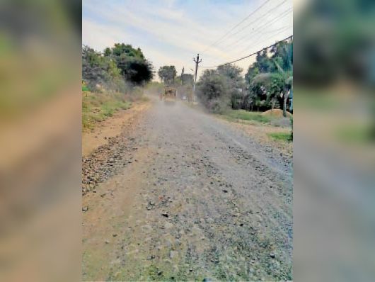 Dust gusts flying on the road leading to Palanagar Nagda | हालत खराब ...