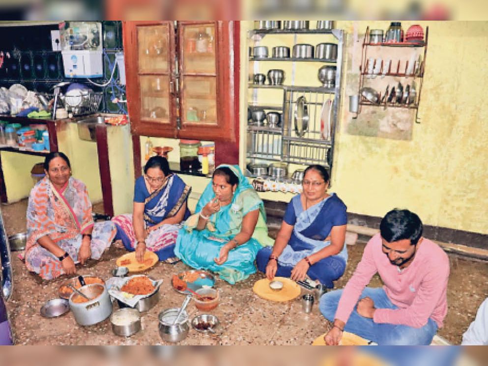 Sumitra reached 230 villages in 70 days, Patel reached 210 villages in ...