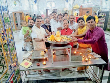 Shri Digambar Jain offers Nirvana Ladoo in extravaganza