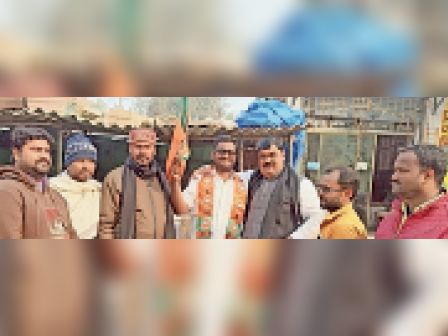 BSP city president Santosh Prajapati joins BJP