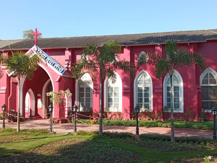 Indore Christmas 2020: The Red Church of Indore was built before ...