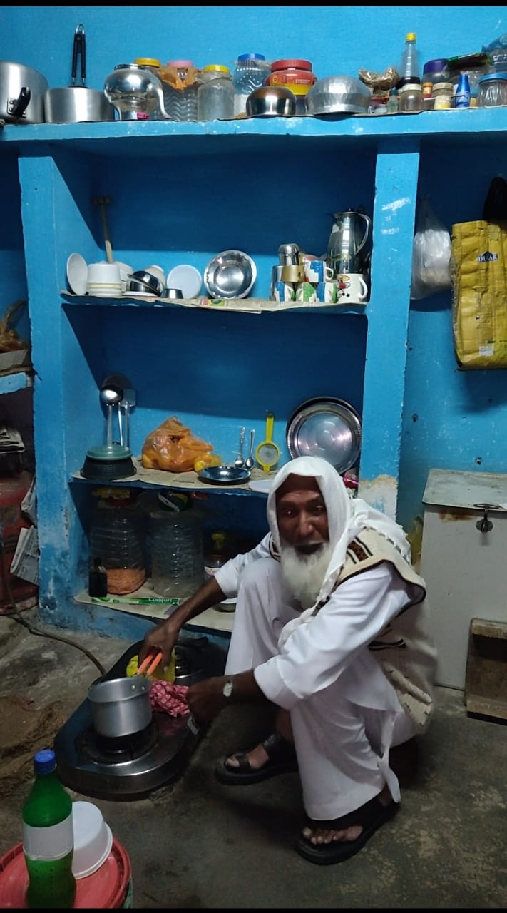 Salman Khan's Akhtar 'Chacha' is cutting the days of poverty in Bhopal ...