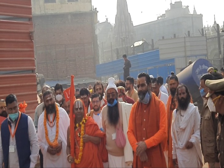 Appeal of saints in Varanasi, Muslim brothers should give mosque to ...