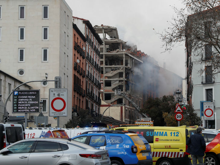 The building collapsed after a sharp explosion in Madrid, the elderly ...