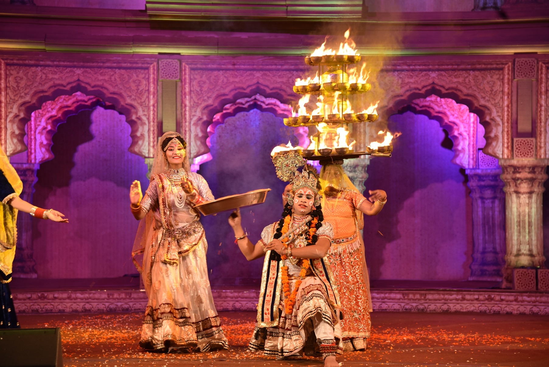 The glory of Holi of Braj is the world famous Charakula dance of ...