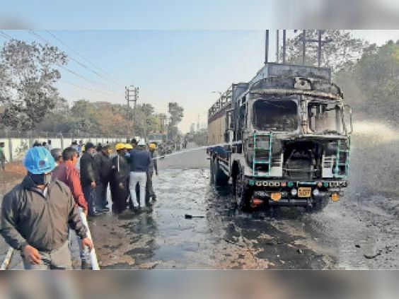 Cylinder loaded truck caught fire near Indane bottling plant, driver ...