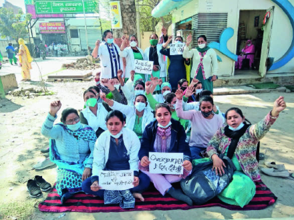 Slogans against the government, CMOs and SMOs for 2 hours, patients ...