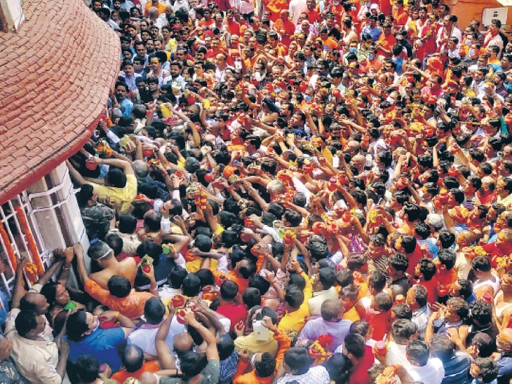 Baba city immersed in gaiety on Mahashivratri, one and a half lakh ...