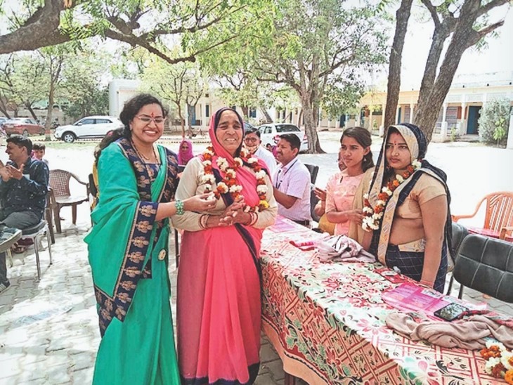 Mother-in-law removed the veil from the face of a female sarpanch in ...