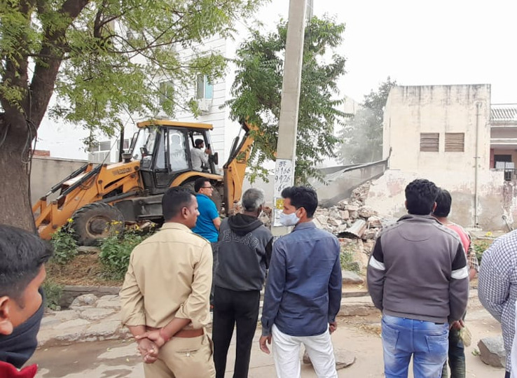 Jhunjhunu Municipal council commissioner removed encroachment from city ...