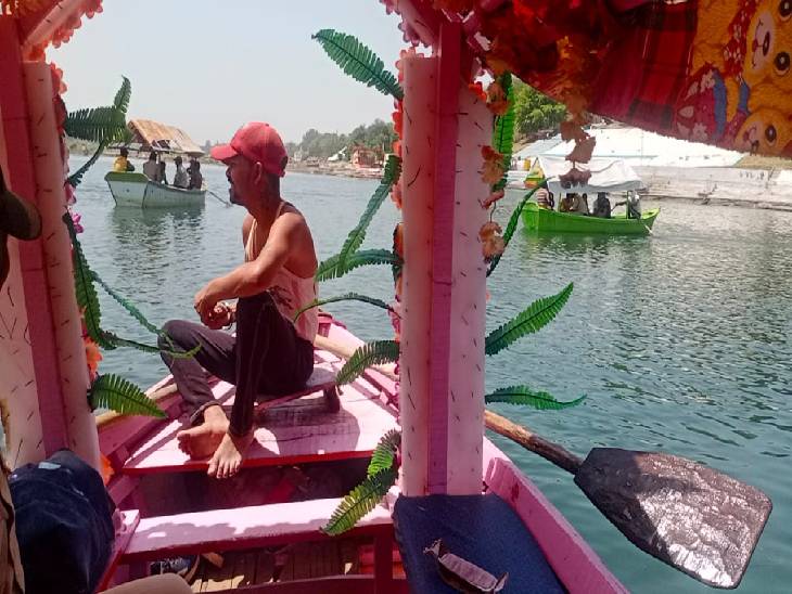 Went with friend in Jilhari Ghat to bathe, one was saved by sailors ...