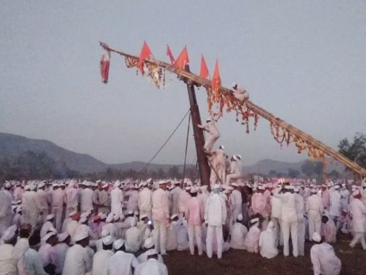 MAHARASHTRA : Bavdhan Bagad Yatra Organized By Breaking Covid 19 Rules ...