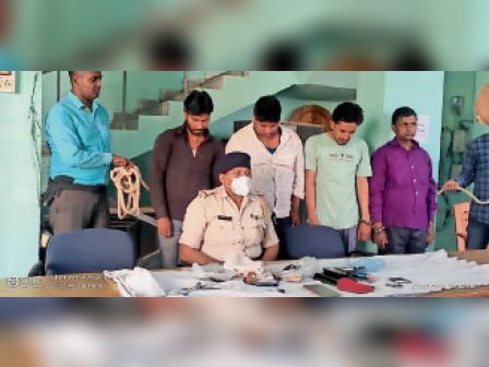 7 arrested, including hotel operator in objectionable position with ...