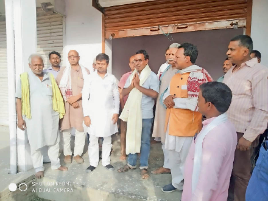 Rinki's father honored for scoring good marks in matriculation ...