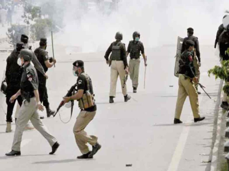 What is Tehreek-e-Labbaq, whose violent protests forced even the Imran ...