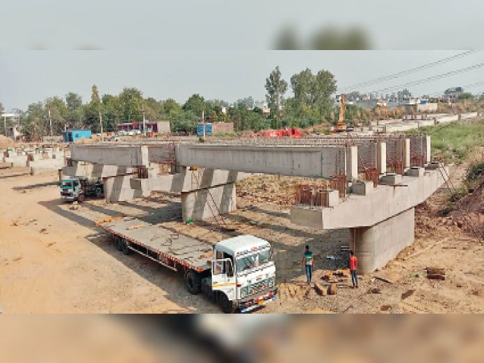 Girder launching work started on Tangri river bridge, 40 girder being ...