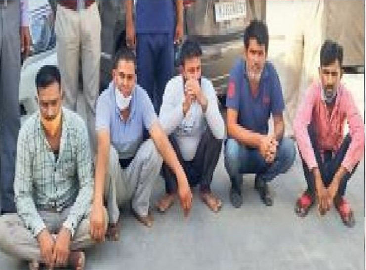broker charge 2500 rupees from bajri Mafia for dudu CO and Fagi SHO for ...