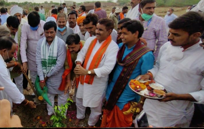 Two ministers of state reached Dandraua Dham Hanumanji temple, planted ...