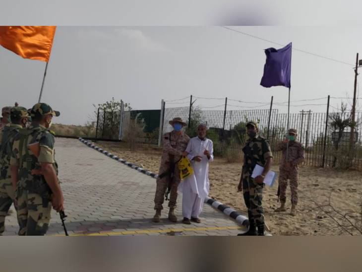 Pak citizen entered by crossing the barricade from Munabao border of ...
