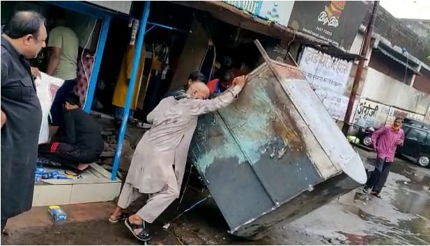 Bhopal Police Hawaldar Attack; Encroachment Being Remove By Nagar ...