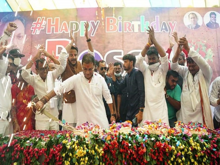 No Mask, No Social Distancing; Chhattisgarh Minister Guru Rudra Kumar ...