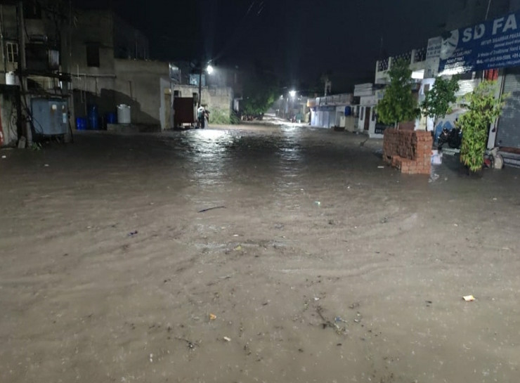 heavy rain in jaipur water lavel up in many colonies in bagru and phagi ...
