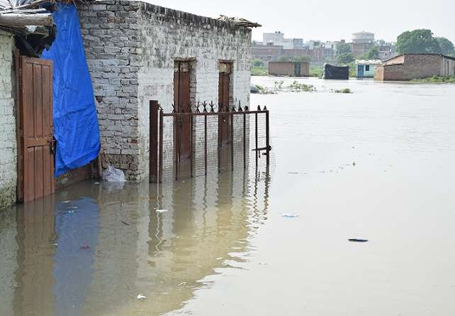 Families migrated from 200 houses, Ganga and Pandu river in spate, 24 ...