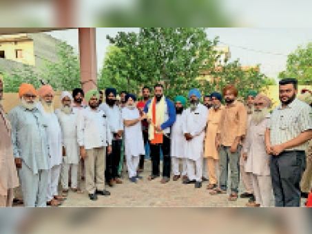 Akali Dal honored Toor returned to the village after participating in ...
