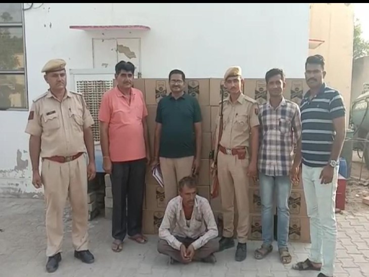 Police confiscated 185 cartoons of illegal liquor made in Haryana in ...