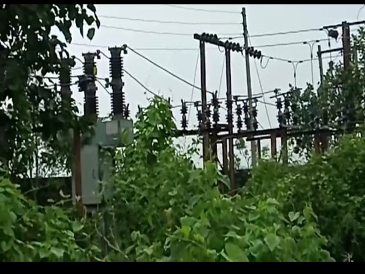 Azamgarh Electricity substation has been gathering dust for 10 years ...