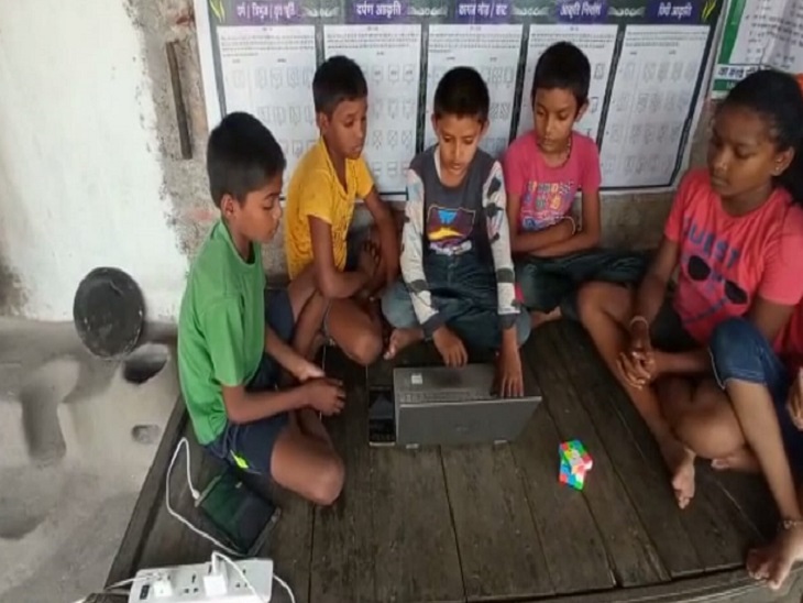 Digital education to the children of rural areas, teaching in school ...