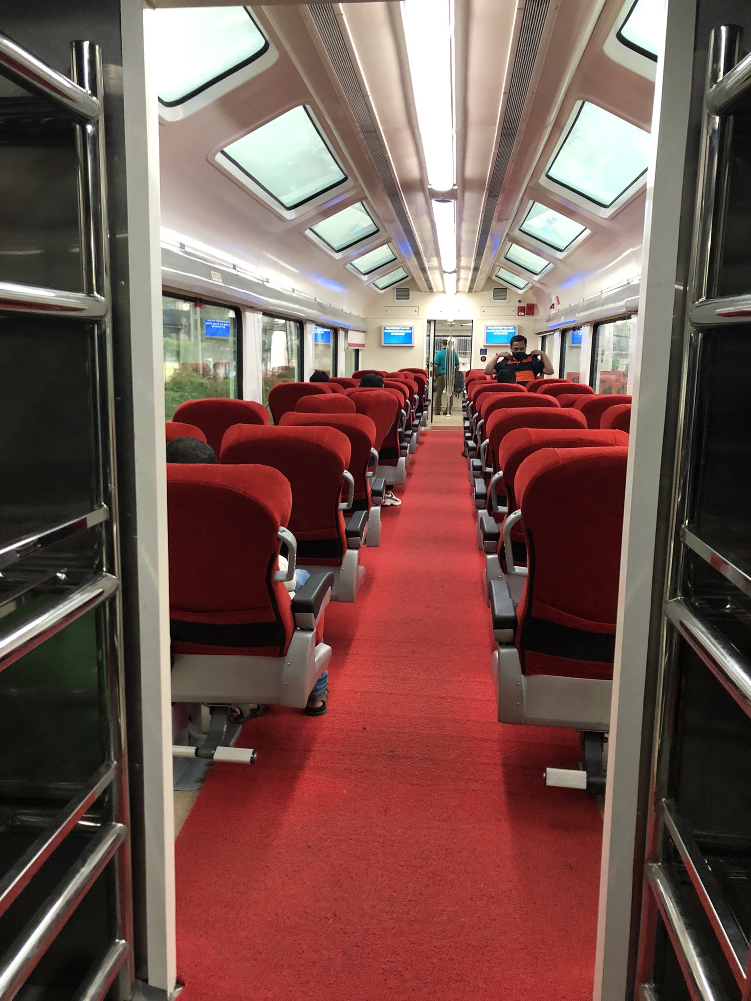 vista dome train coach photo story| European style luxury train coach ...